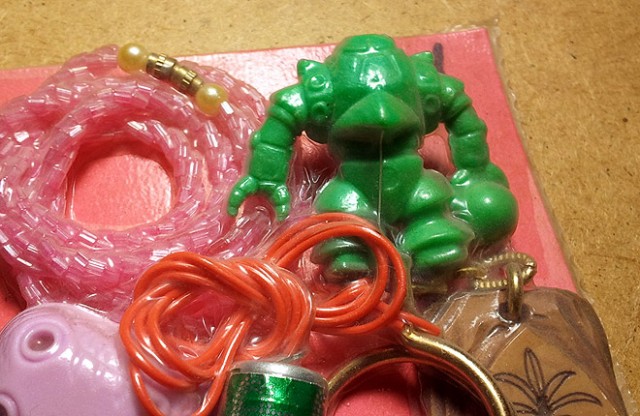 Vintage Vending #1: Random Toys! | Dinosaur Dracula!