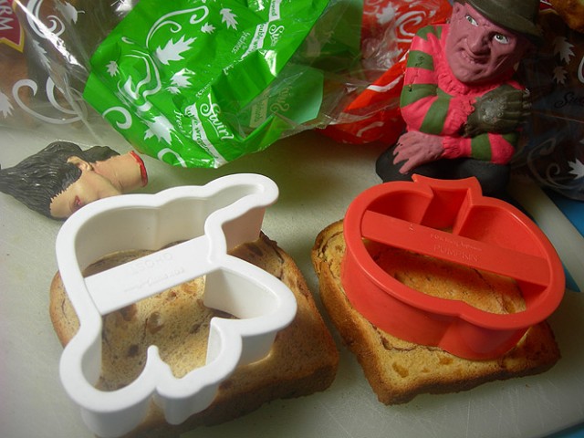 Halloween Bread? | Dinosaur Dracula!