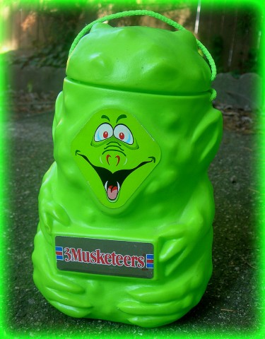 Mars Halloween Candy Pails! | Dinosaur Dracula!