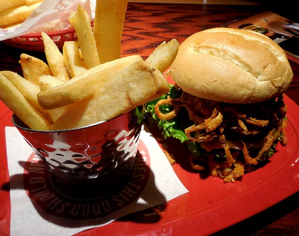 Red Robin's Wolverine Burger! | Dinosaur Dracula!
