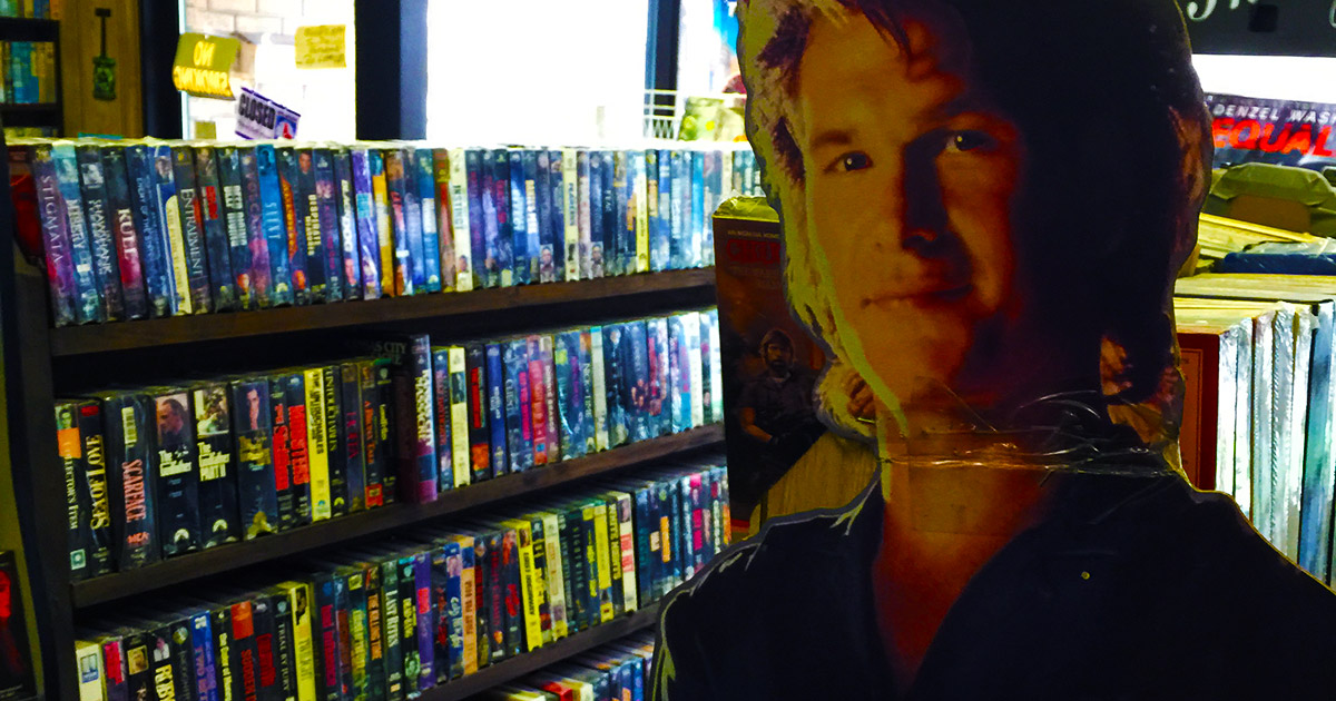 Video Store Adventure #6: Pepe's Video! | Dinosaur Dracula!