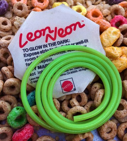 5 Awesome Vintage Cereal Box Prizes! | Dinosaur Dracula!